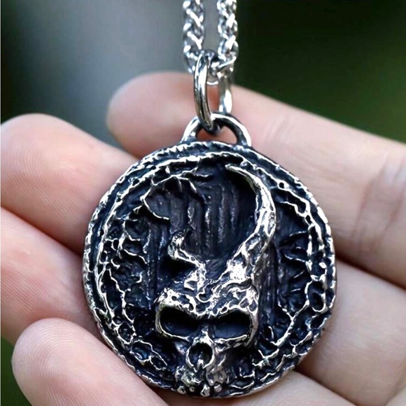 Accessories | Decomposition Desiccate Decay Rot Necrotize Skull Buried ...